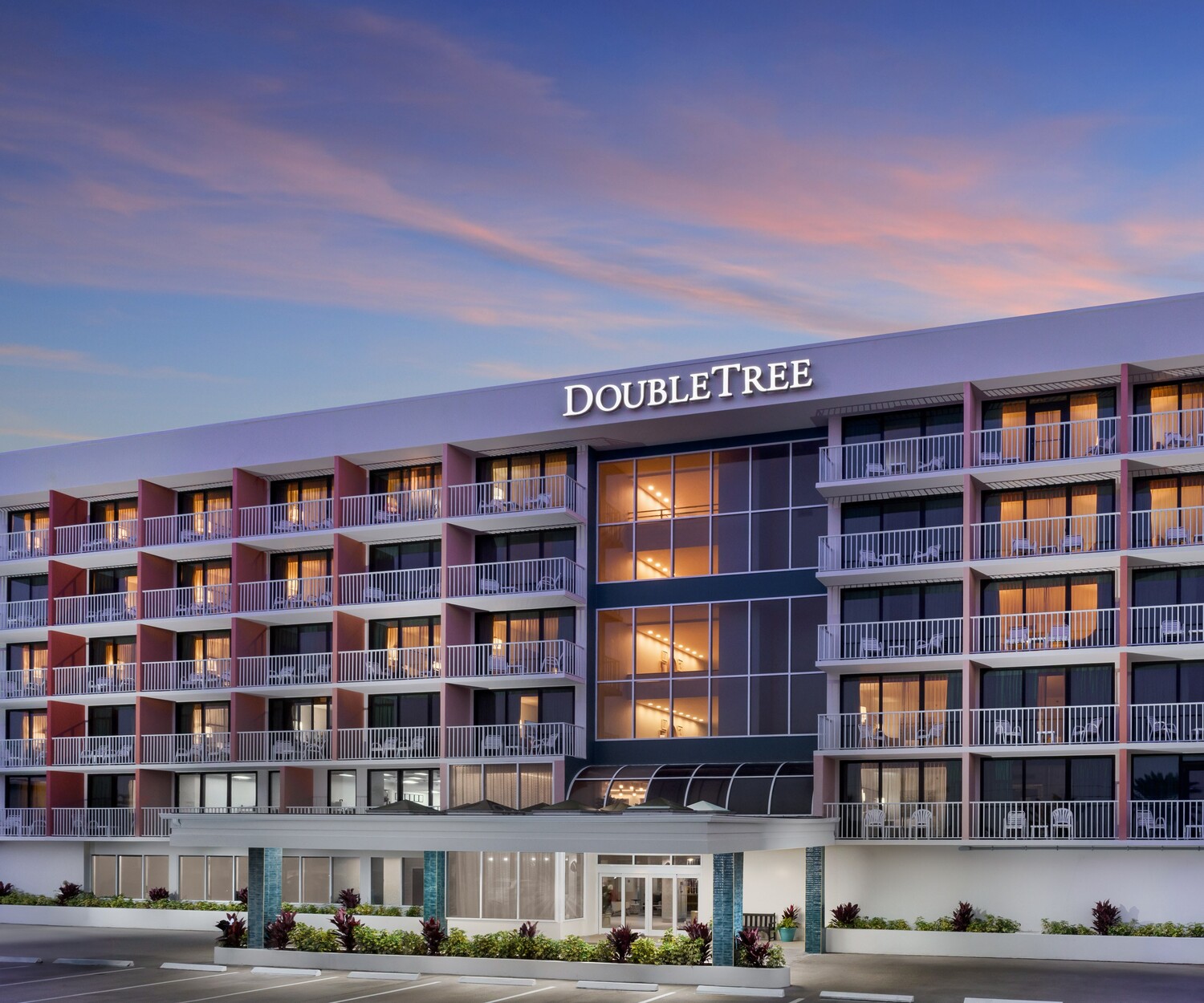 DoubleTree Beach Resort Showcases Fresh, New Look in North Redington ...